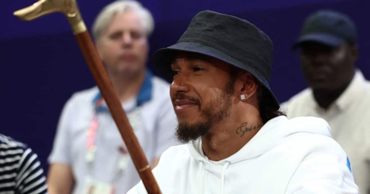 F1, Lewis Hamilton alle Olimpiadi 2024: l'abbraccio con Chamley-Watson ...