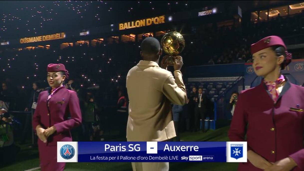 VIDEO. Il Psg celebra Dembélé per il Pallone d'Oro