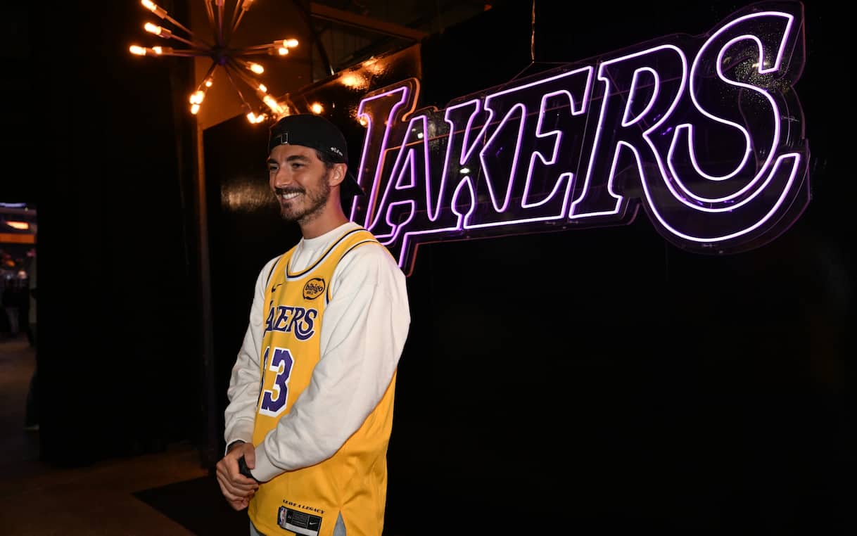 Pecco Bagnaia ospite dei Los Angeles Lakers: le migliori FOTO | Sky Sport