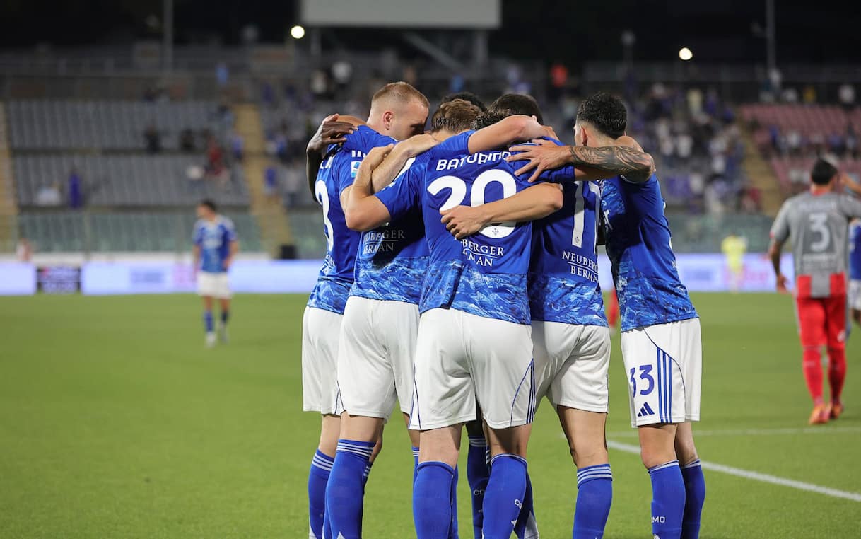 Cremonese-Como 1-4, gol e highlights: Fabregas conquista la Champions ...