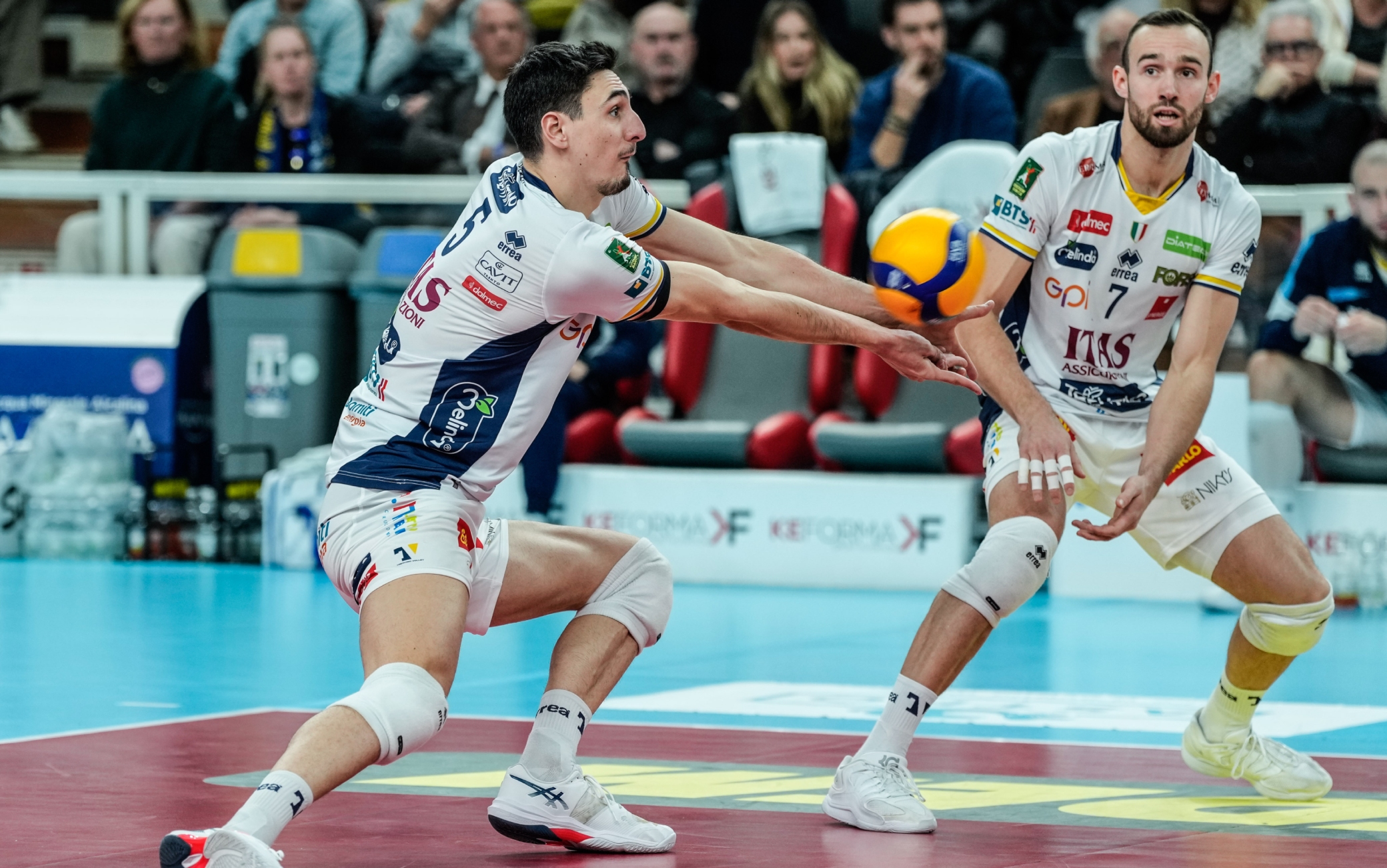 Volley, Gianluca Galassi operato per un tumore al testicolo: le sue ...