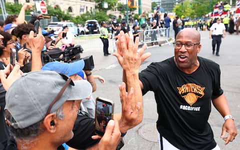 Knicks campioni NBA 2026, le foto della parata e della festa a New York ...