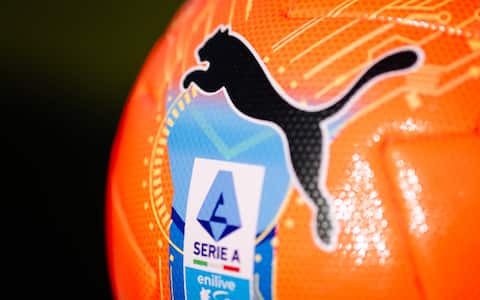 Via il pallone arancione che aveva creato polemica, si torna al giallo ...