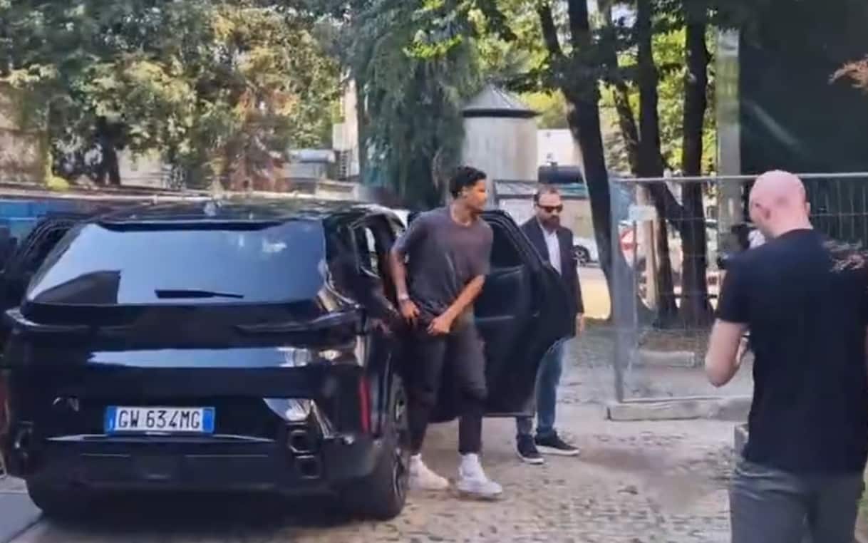 Milan, De Winter ha fatto le visite. Attesa per la firma. Le news | Sky ...