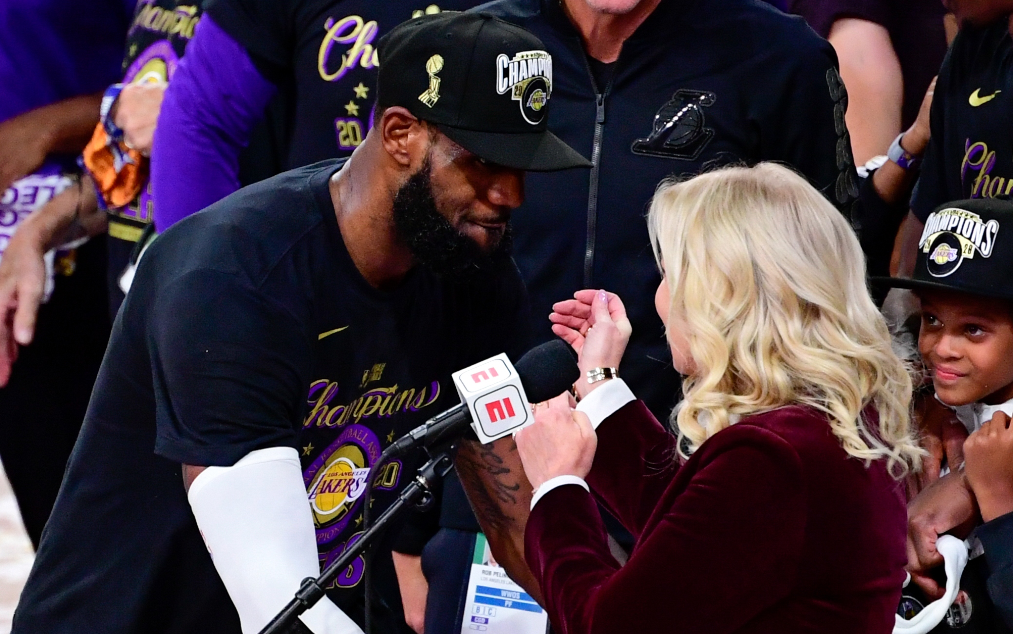Buon compleanno LeBron, il super veterano oggi compie 41 anni: la sua ...