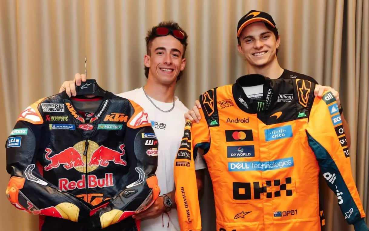 Oscar Piastri (McLaren) e Pedro Acosta (Ktm) si scambiano le tute da ...