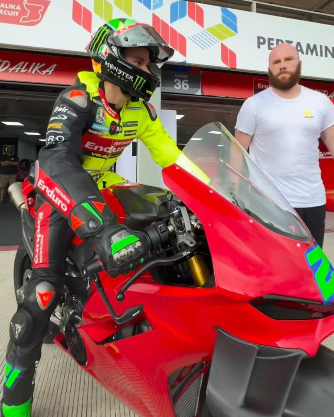 Valentino Rossi, Bagnaia e Bezzecchi: piloti VR46 Academy in pista in ...