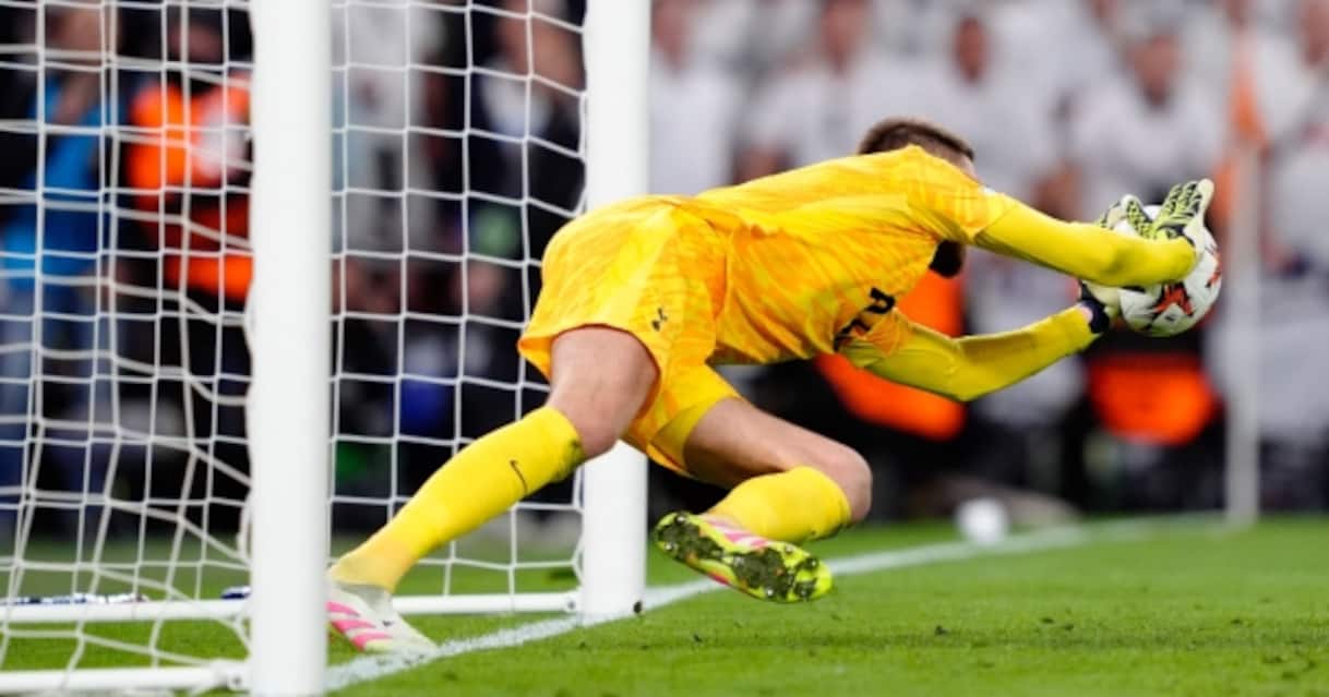Tottenham campione, Vicario protagonista: il VIDEO della parata al 97 ...