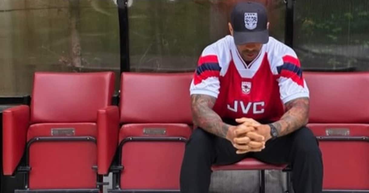 Arsenal campione: l'omaggio di Henry con la maglia storica e il ...