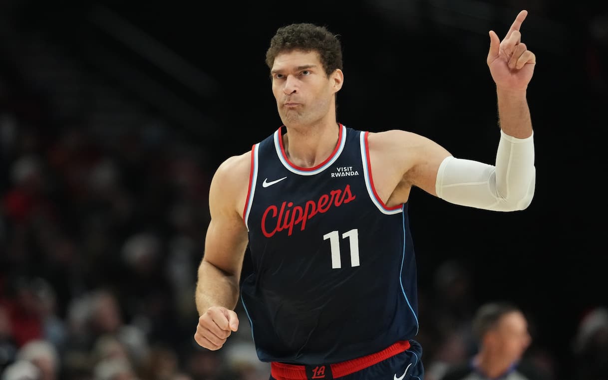 NBA, Brook Lopez da record a Portland: 9 triple in una partita, massimo ...